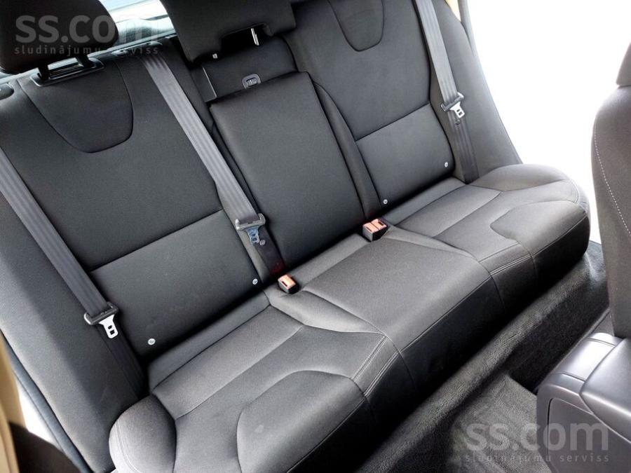 Balts Volvo XC60 2009 Rīga, ar dzinēja tilpumu 2.40 L un nobraukumu 199 tūkst. km par 7900 €, foto 26 vietnē AUTOMOTO.COM.LV