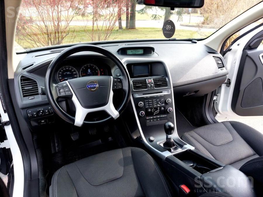 Balts Volvo XC60 2009 Rīga, ar dzinēja tilpumu 2.40 L un nobraukumu 199 tūkst. km par 7900 €, foto 27 vietnē AUTOMOTO.COM.LV