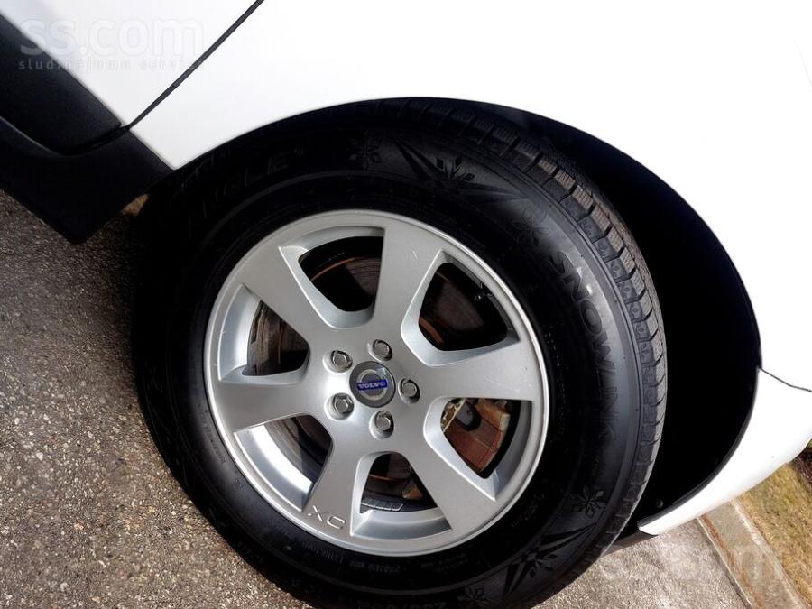 Balts Volvo XC60 2009 Rīga, ar dzinēja tilpumu 2.40 L un nobraukumu 199 tūkst. km par 7900 €, foto 36 vietnē AUTOMOTO.COM.LV