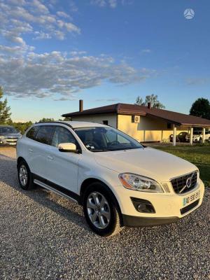 White Volvo XC60 2009 in Vilnius, with an engine capacity of 2.40 L and mileage of 329 thousand km for 6350 €, photo 8 on AUTOMOTO.COM.LV