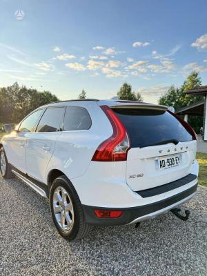 White Volvo XC60 2009 in Vilnius, with an engine capacity of 2.40 L and mileage of 329 thousand km for 6350 €, photo 15 on AUTOMOTO.COM.LV