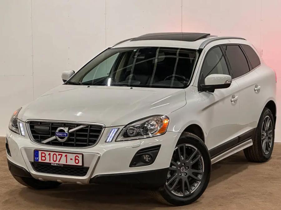 White Volvo XC60 2009 in Jurmala, with an engine capacity of 2.40 L and mileage of 334 thousand km for 9995 €, photo 1 on AUTOMOTO.COM.LV