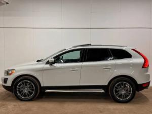 White Volvo XC60 2009 in Jurmala, with an engine capacity of 2.40 L and mileage of 334 thousand km for 9995 €, photo 8 on AUTOMOTO.COM.LV