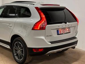 White Volvo XC60 2009 in Jurmala, with an engine capacity of 2.40 L and mileage of 334 thousand km for 9995 €, photo 11 on AUTOMOTO.COM.LV