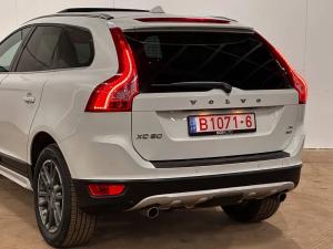 White Volvo XC60 2009 in Jurmala, with an engine capacity of 2.40 L and mileage of 334 thousand km for 9995 €, photo 14 on AUTOMOTO.COM.LV