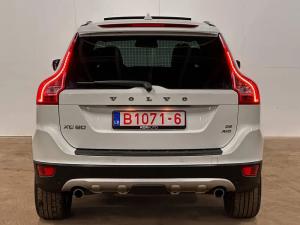 White Volvo XC60 2009 in Jurmala, with an engine capacity of 2.40 L and mileage of 334 thousand km for 9995 €, photo 17 on AUTOMOTO.COM.LV