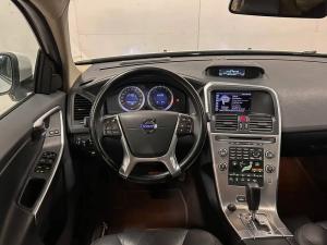 White Volvo XC60 2009 in Jurmala, with an engine capacity of 2.40 L and mileage of 334 thousand km for 9995 €, photo 28 on AUTOMOTO.COM.LV