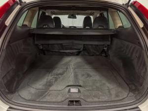White Volvo XC60 2009 in Jurmala, with an engine capacity of 2.40 L and mileage of 334 thousand km for 9995 €, photo 31 on AUTOMOTO.COM.LV