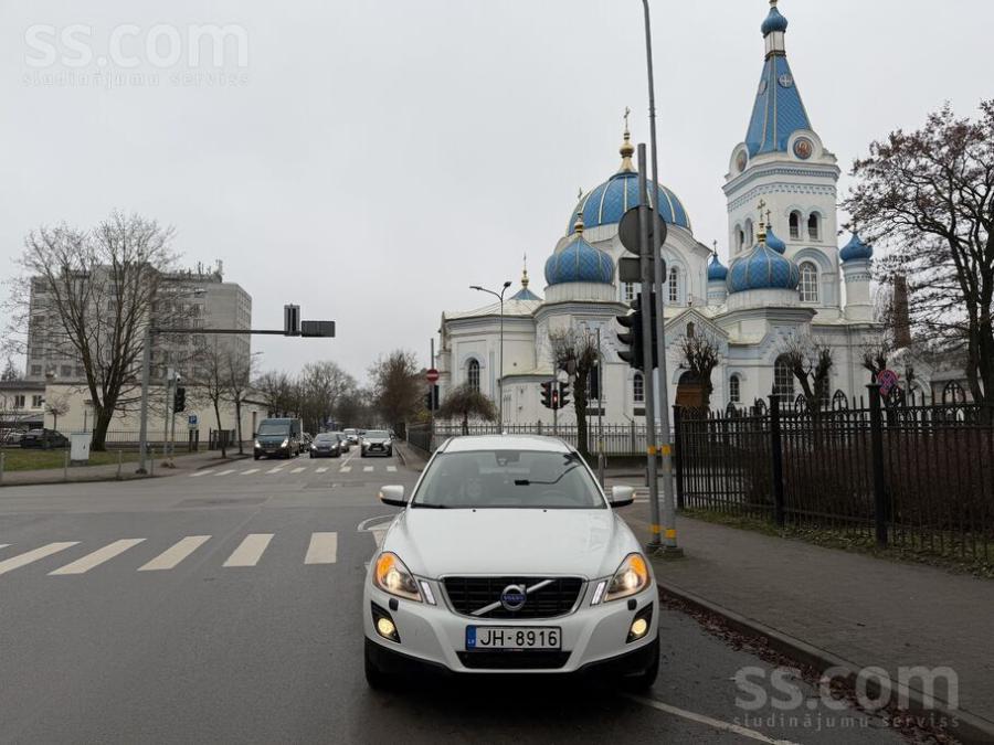 Белый Вольво ХС60 2009 в Елгава, объемом двигателя 2.40 л и пробегом 486 тыс. км за 3790 €, фото 3 на AUTOMOTO.COM.LV