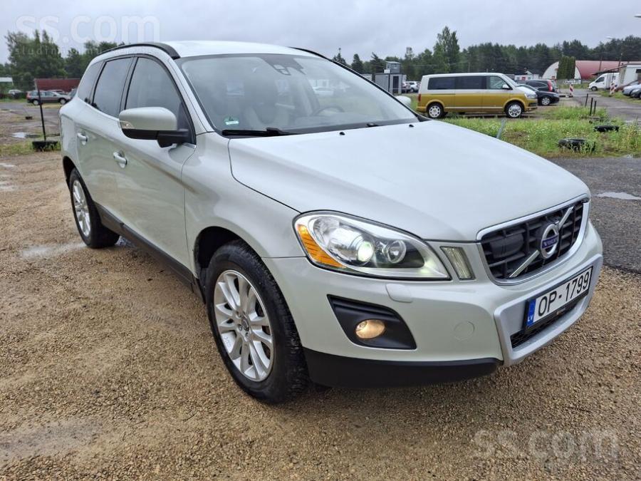 Balts Volvo XC60 2009 Rīga, ar dzinēja tilpumu 2.40 L un nobraukumu 295 tūkst. km par 8895 €, foto 6 vietnē AUTOMOTO.COM.LV