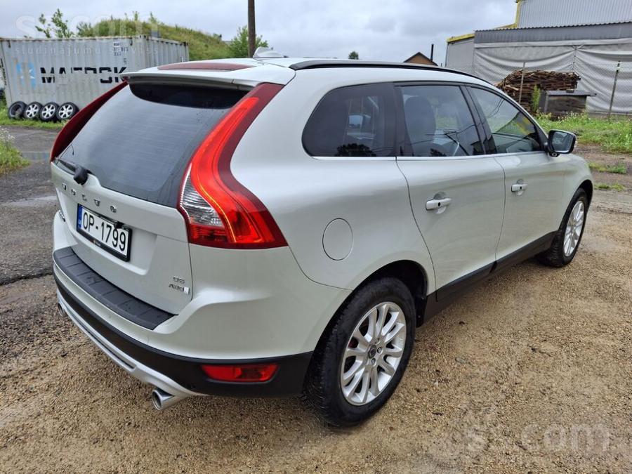 Balts Volvo XC60 2009 Rīga, ar dzinēja tilpumu 2.40 L un nobraukumu 295 tūkst. km par 8895 €, foto 8 vietnē AUTOMOTO.COM.LV