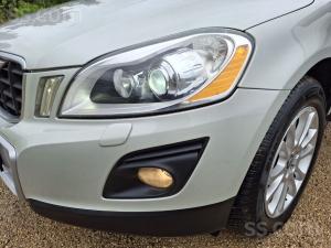 Balts Volvo XC60 2009 Rīga, ar dzinēja tilpumu 2.40 L un nobraukumu 295 tūkst. km par 8895 €, foto 9 vietnē AUTOMOTO.COM.LV