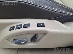 Balts Volvo XC60 2009 Rīga, ar dzinēja tilpumu 2.40 L un nobraukumu 295 tūkst. km par 8895 €, foto 12 vietnē AUTOMOTO.COM.LV