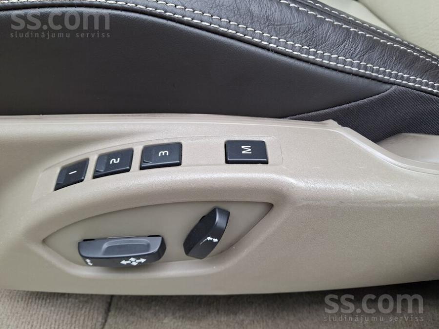 Balts Volvo XC60 2009 Rīga, ar dzinēja tilpumu 2.40 L un nobraukumu 295 tūkst. km par 8895 €, foto 12 vietnē AUTOMOTO.COM.LV
