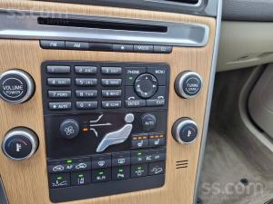 Balts Volvo XC60 2009 Rīga, ar dzinēja tilpumu 2.40 L un nobraukumu 295 tūkst. km par 8895 €, foto 20 vietnē AUTOMOTO.COM.LV