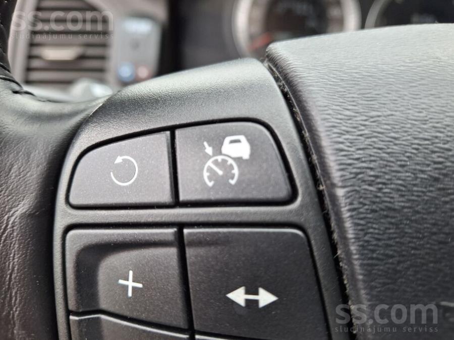 Balts Volvo XC60 2009 Rīga, ar dzinēja tilpumu 2.40 L un nobraukumu 295 tūkst. km par 8895 €, foto 25 vietnē AUTOMOTO.COM.LV