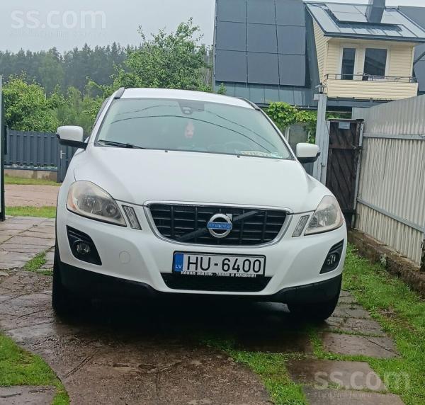 Balts Volvo XC60 2009 Daugavpils, ar dzinēja tilpumu 2.40 L un nobraukumu 292 tūkst. km par 6200 €, foto 1 vietnē AUTOMOTO.COM.LV