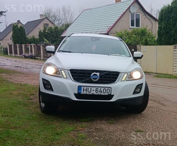 Balts Volvo XC60 2009 Daugavpils, ar dzinēja tilpumu 2.40 L un nobraukumu 292 tūkst. km par 6200 €, foto 3 vietnē AUTOMOTO.COM.LV