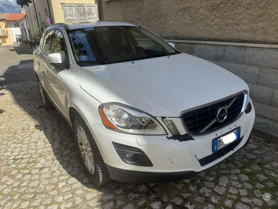 Balts Volvo XC60 2009 Utena, ar dzinēja tilpumu 2.40 L un nobraukumu 360 tūkst. km par 5700 €, foto 4 vietnē AUTOMOTO.COM.LV