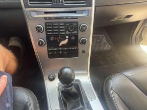 Balts Volvo XC60 2009 Utena, ar dzinēja tilpumu 2.40 L un nobraukumu 360 tūkst. km par 5700 €, foto 9 vietnē AUTOMOTO.COM.LV