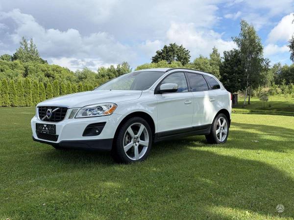 White Volvo XC60 2009 in Vilnius, with an engine capacity of 2.40 L and mileage of 278 thousand km for 7450 €, photo 2 on AUTOMOTO.COM.LV