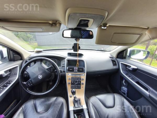 Balts Volvo XC60 2009 Rīga, ar dzinēja tilpumu 2.40 L un nobraukumu 370 tūkst. km par 5800 €, foto 7 vietnē AUTOMOTO.COM.LV