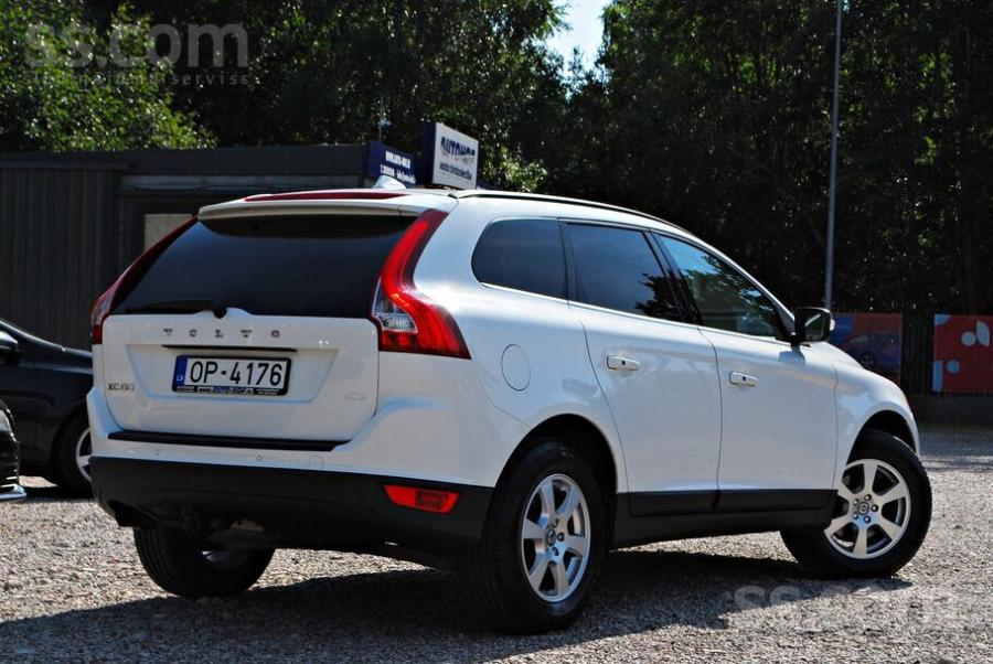 Balts Volvo XC60 2009 Tukums, ar dzinēja tilpumu 2.40 L un nobraukumu 260 tūkst. km par 8700 €, foto 3 vietnē AUTOMOTO.COM.LV