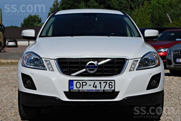 Balts Volvo XC60 2009 Tukums, ar dzinēja tilpumu 2.40 L un nobraukumu 260 tūkst. km par 8700 €, foto 3 vietnē AUTOMOTO.COM.LV