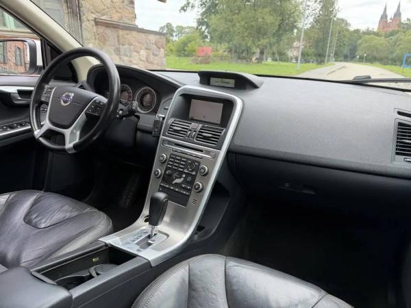 Белый Вольво ХС60 2009 в Резекне, объемом двигателя 2.40 л и пробегом 226 тыс. км за 7990 €, фото 7 на AUTOMOTO.COM.LV