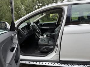 Balts Volvo XC60 2009 Rēzekne, ar dzinēja tilpumu 2.40 L un nobraukumu 226 tūkst. km par 7990 €, foto 9 vietnē AUTOMOTO.COM.LV