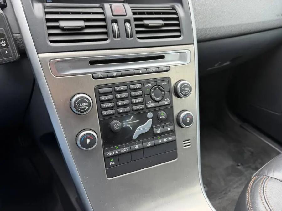 Balts Volvo XC60 2009 Rēzekne, ar dzinēja tilpumu 2.40 L un nobraukumu 226 tūkst. km par 7990 €, foto 11 vietnē AUTOMOTO.COM.LV