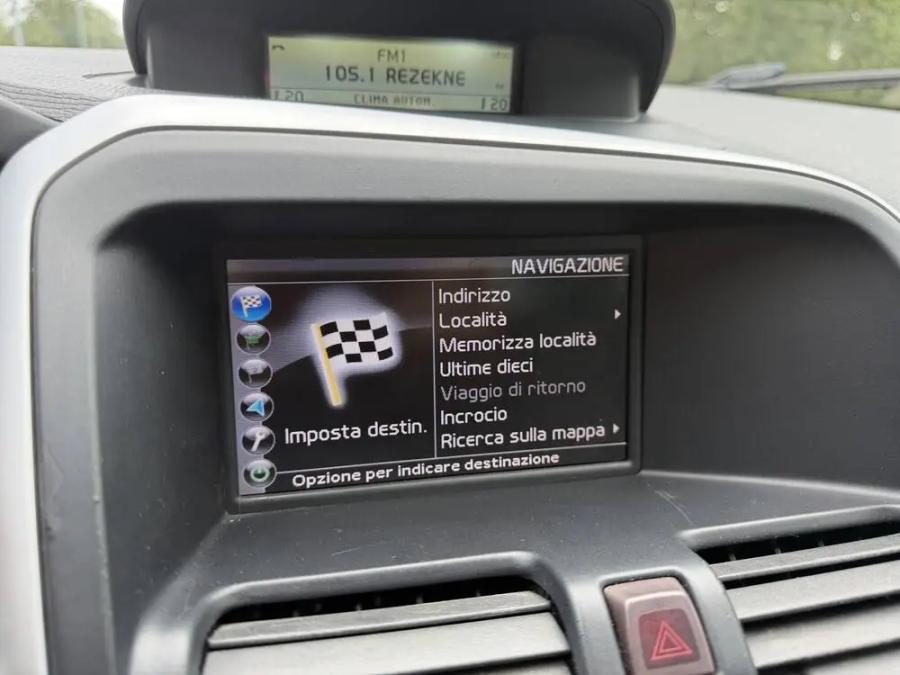 Balts Volvo XC60 2009 Rēzekne, ar dzinēja tilpumu 2.40 L un nobraukumu 226 tūkst. km par 7990 €, foto 13 vietnē AUTOMOTO.COM.LV