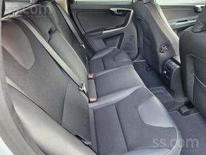 White Volvo XC60 2009 in Jekabpils, with an engine capacity of 2.40 L and mileage of 312 thousand km for 7890 €, photo 18 on AUTOMOTO.COM.LV