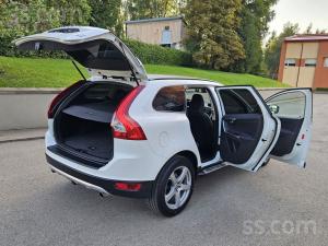 White Volvo XC60 2009 in Jekabpils, with an engine capacity of 2.40 L and mileage of 312 thousand km for 7890 €, photo 21 on AUTOMOTO.COM.LV