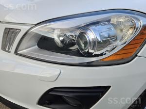 White Volvo XC60 2009 in Jekabpils, with an engine capacity of 2.40 L and mileage of 312 thousand km for 7890 €, photo 26 on AUTOMOTO.COM.LV