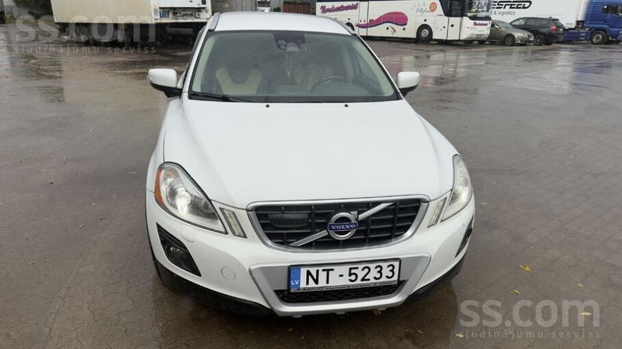 White Volvo XC60 2009 in Riga, with an engine capacity of 2.40 L and mileage of 300 thousand km for 5200 €, photo 6 on AUTOMOTO.COM.LV