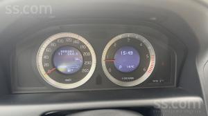 White Volvo XC60 2009 in Riga, with an engine capacity of 2.40 L and mileage of 300 thousand km for 5200 €, photo 7 on AUTOMOTO.COM.LV