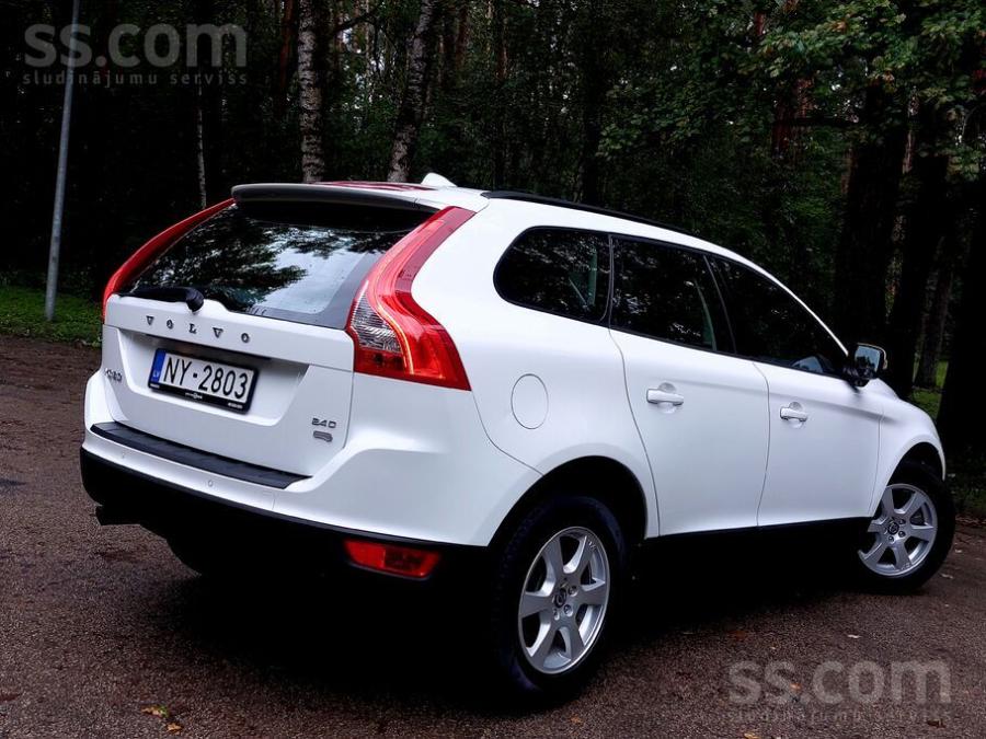 Balts Volvo XC60 2009 Rīga, ar dzinēja tilpumu 2.40 L un nobraukumu 195 tūkst. km par 7770 €, foto 4 vietnē AUTOMOTO.COM.LV