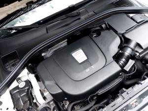 Balts Volvo XC60 2009 Rīga, ar dzinēja tilpumu 2.40 L un nobraukumu 195 tūkst. km par 7770 €, foto 8 vietnē AUTOMOTO.COM.LV