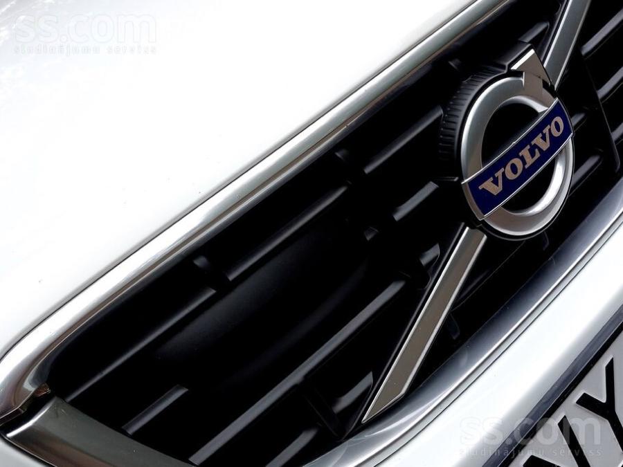Balts Volvo XC60 2009 Rīga, ar dzinēja tilpumu 2.40 L un nobraukumu 195 tūkst. km par 7770 €, foto 14 vietnē AUTOMOTO.COM.LV