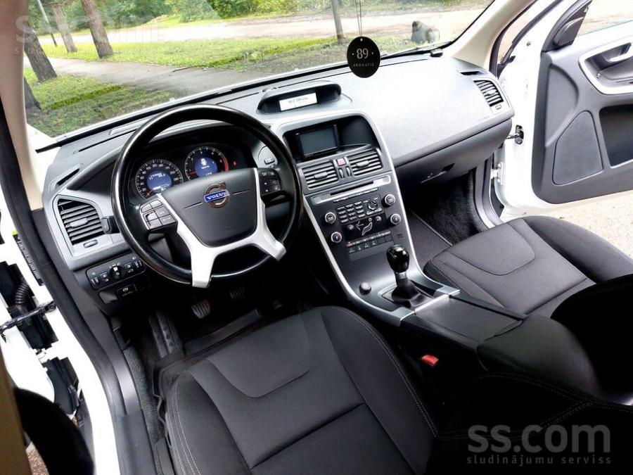 Balts Volvo XC60 2009 Rīga, ar dzinēja tilpumu 2.40 L un nobraukumu 195 tūkst. km par 7770 €, foto 25 vietnē AUTOMOTO.COM.LV