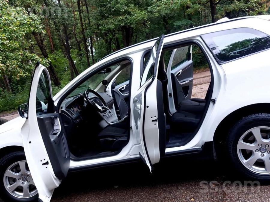 Balts Volvo XC60 2009 Rīga, ar dzinēja tilpumu 2.40 L un nobraukumu 195 tūkst. km par 7770 €, foto 30 vietnē AUTOMOTO.COM.LV