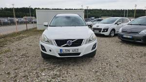 White Volvo XC60 2009 in Vilnius, with an engine capacity of 2.40 L and mileage of 308 thousand km for 3900 €, photo 3 on AUTOMOTO.COM.LV