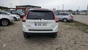 White Volvo XC60 2009 in Vilnius, with an engine capacity of 2.40 L and mileage of 308 thousand km for 3900 €, photo 6 on AUTOMOTO.COM.LV