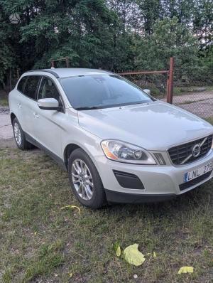 Белый Вольво ХС60 2009 в Друскининкай, объемом двигателя 2.40 л и пробегом 270 тыс. км за 6500 €, фото  на AUTOMOTO.COM.LV
