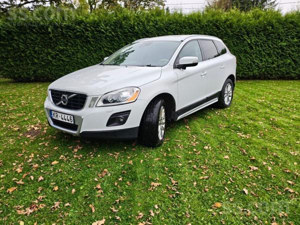 Volvo XC60 2009 in Riga on AUTOMOTO.COM.LV White Volvo XC60 2009 in Riga, with an engine capacity of 2.40 L and mileage of 334 thousand km for 6500 €, photo 3 on AUTOMOTO.COM.LV