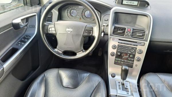 Balts Volvo XC60 2009 Rīga, ar dzinēja tilpumu 2.40 L un nobraukumu 402 tūkst. km par 5900 €, foto 10 vietnē AUTOMOTO.COM.LV