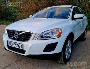 Balts Volvo XC60 2010 Daugavpils, ar dzinēja tilpumu 2.40 L un nobraukumu 256 tūkst. km par 8300 €, foto 3 vietnē AUTOMOTO.COM.LV