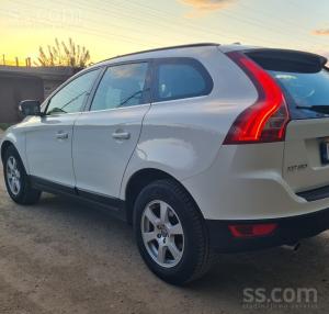 Balts Volvo XC60 2010 Daugavpils, ar dzinēja tilpumu 2.40 L un nobraukumu 256 tūkst. km par 8300 €, foto 6 vietnē AUTOMOTO.COM.LV