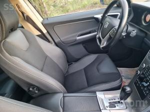 Balts Volvo XC60 2010 Daugavpils, ar dzinēja tilpumu 2.40 L un nobraukumu 256 tūkst. km par 8300 €, foto 12 vietnē AUTOMOTO.COM.LV